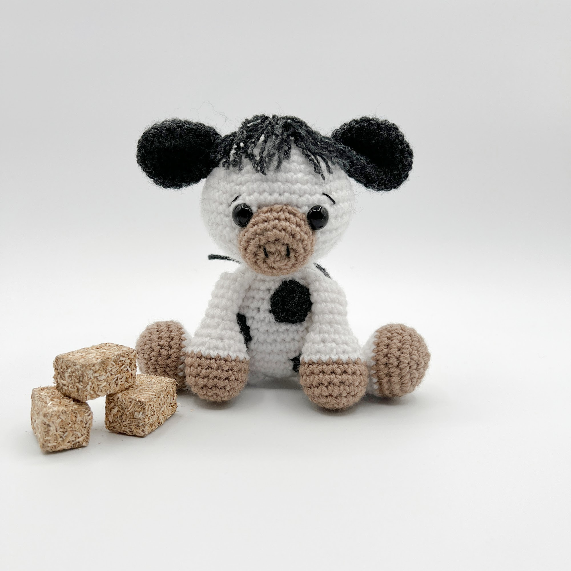 Cambree the Cow Beginner Crochet Pattern | KaCee's Crochet